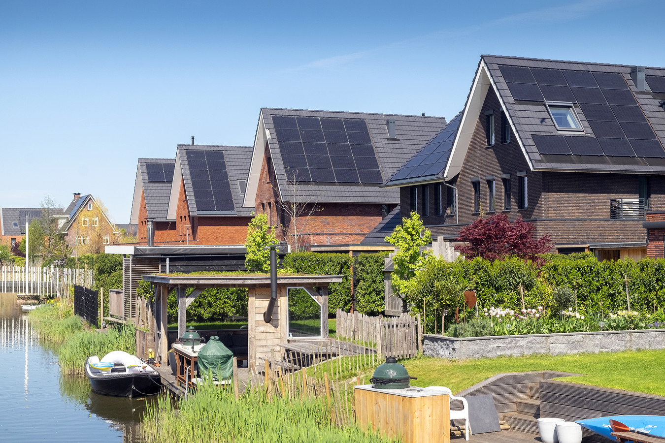 Het aantal zonnepanelen in Rotterdam moet volgens de gemeente in vier ... Het aantal zonnepanelen in Rotterdam moet volgens de gemeente in vier ...