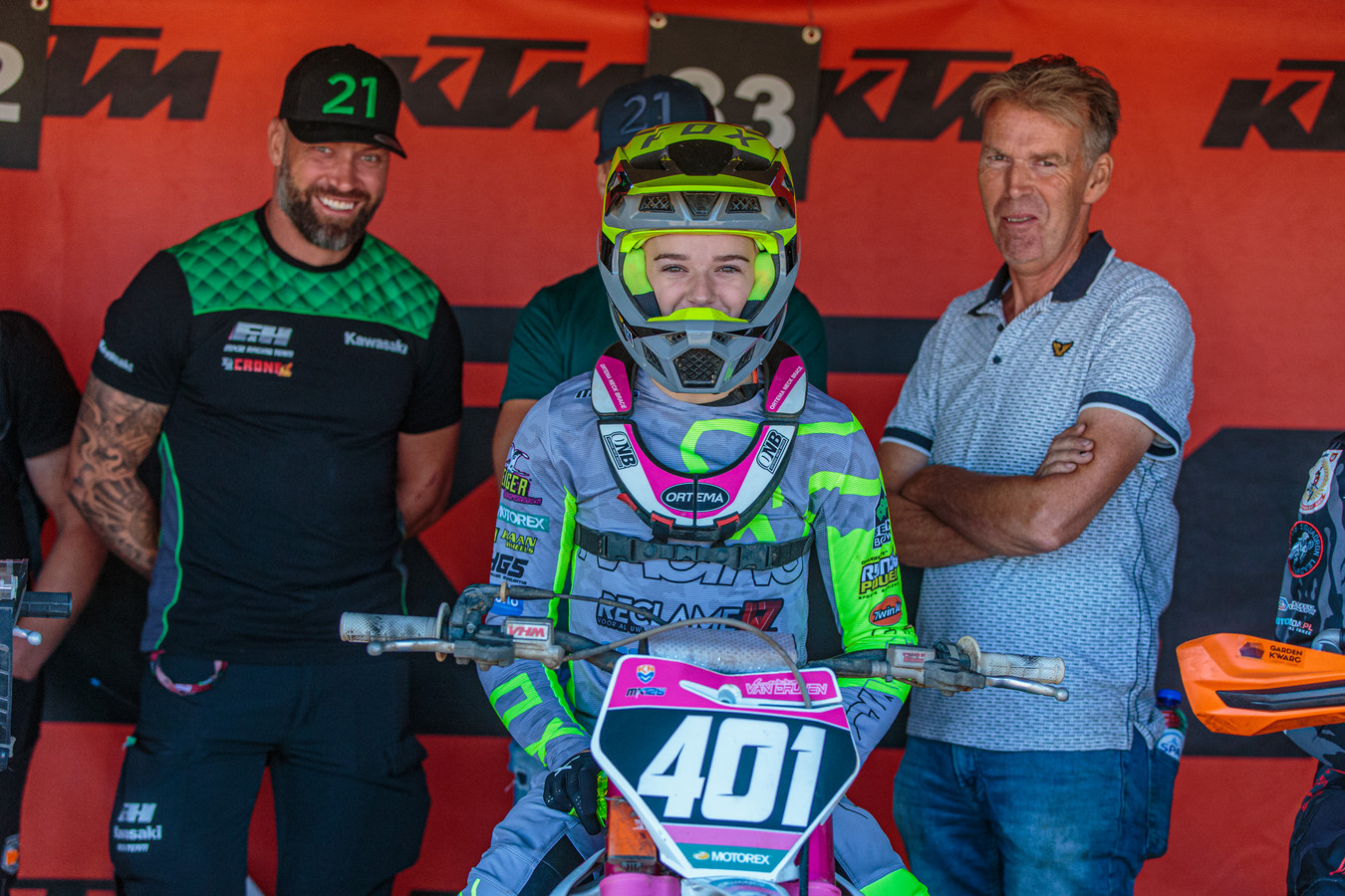 Crosstalent Lotte van Drunen (14) laat 66 jongens achter zich in Lommel ...