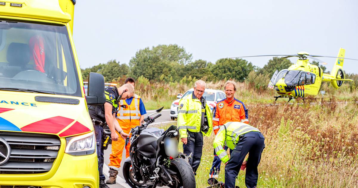 Traumahelikopter ingezet nadat motorrijder van de weg raakt op de N391 ...
