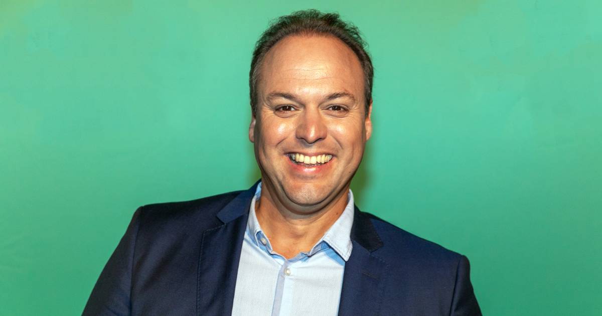 Frans Bauer showt zijn sixpack en Freek geeft update over de larf in ...