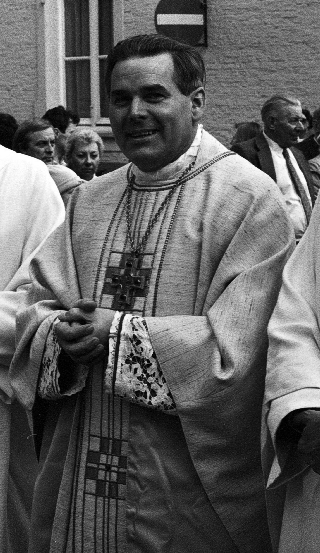 Biografie bisschop Roger Vangheluwe (73) | De Morgen