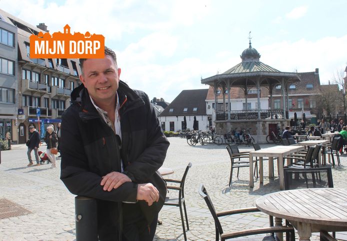 MIJN DORP. Zanger Jason Bradley (45): “Zingen op mijn eigen Markt is het mooiste wat er is ...