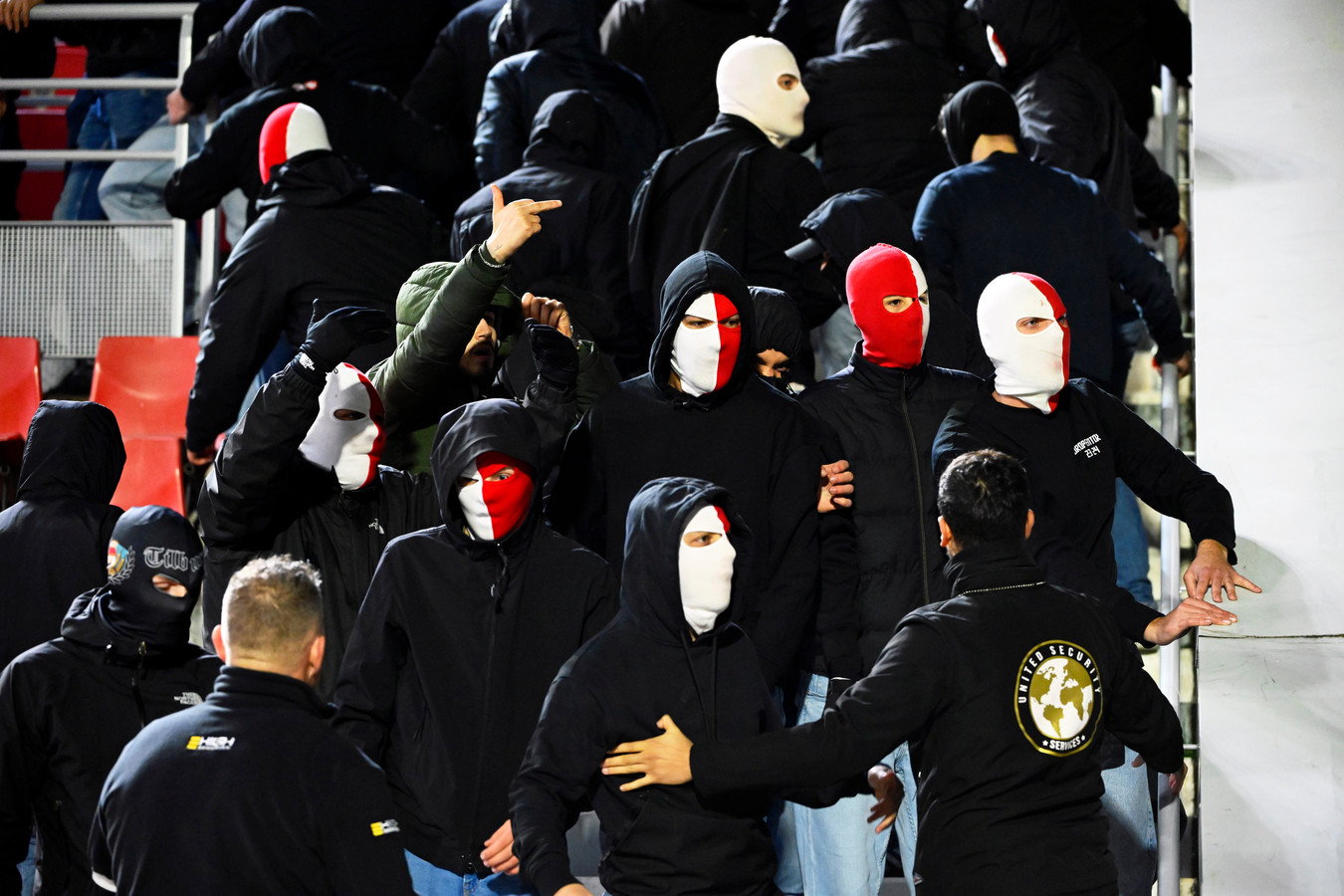 Supporters met een dresscode: waarom plots alle hooligans er hetzelfde ...