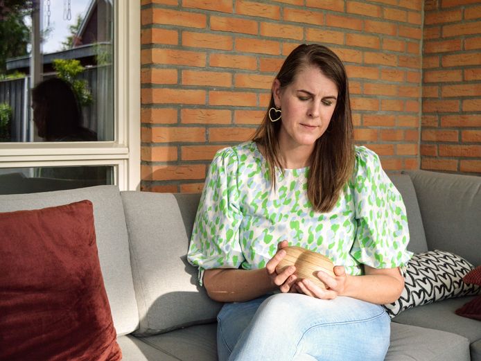 Anoek verloor in één klap ongeboren kindje en baarmoeder: ‘Door mijn ...