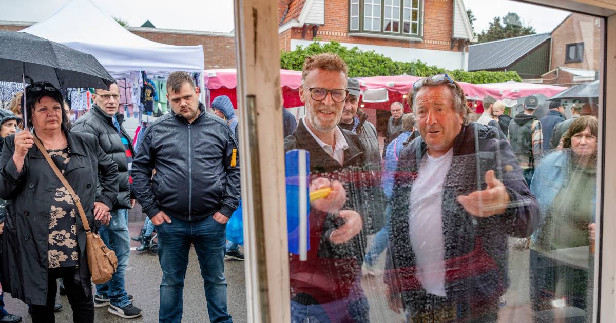 Motregen op de Meimarkt; dat is vrij bijzonder | Terneuzen | pzc.nl