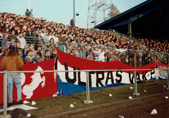 Hoe Vak-P uitgroeide tot de meest geprezen én beruchtste fanclub van ...