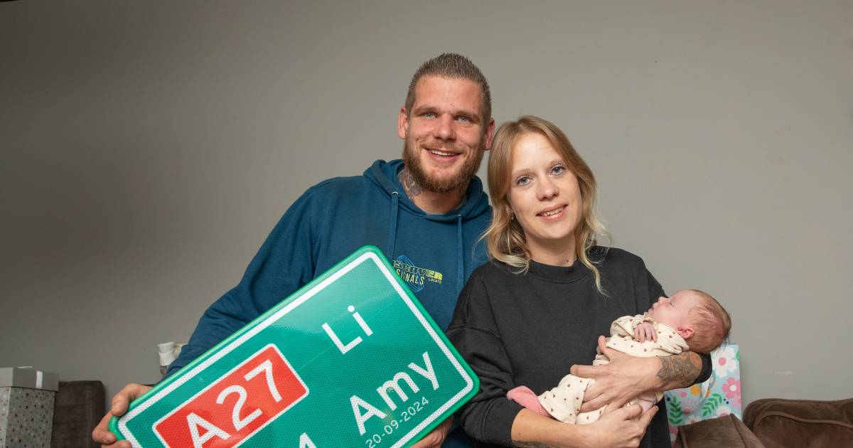 Sandra rijdt met verloskundige naar het ziekenhuis, als na één wee ...