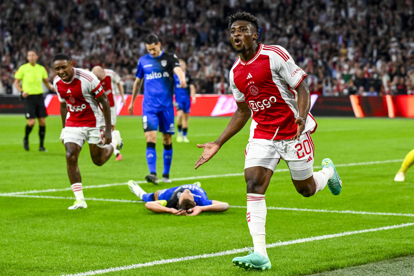 Ajax begint seizoen met zege op Heracles dankzij late goals van Mohammed Kudus en Steven ...