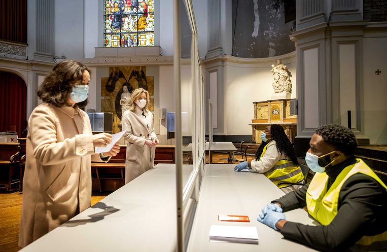 Wat is er mis met het politieke midden? ‘Partijen zijn steeds meer op ...