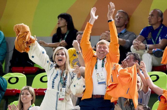 Koning en koningin ‘juichen uitbundig’ en feliciteren Kimmann en Badloe ...