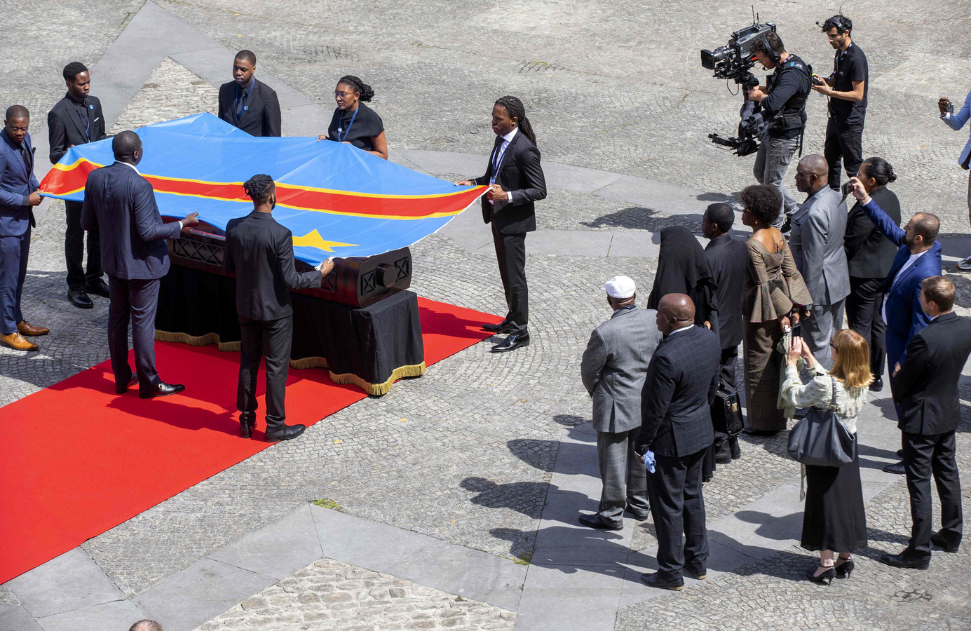 De tand van Patrice Lumumba gaat eindelijk terug naar Congo | Foto | bd.nl