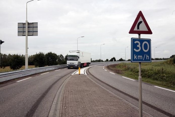 Kruispunt Maïsdijk wordt rotonde | Helmond | ed.nl