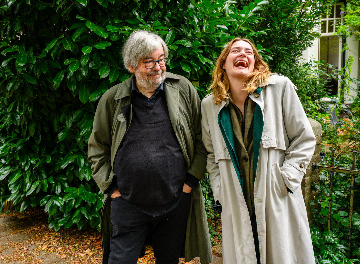 Door in zee te gaan met Emma Wortelboer, is Maarten van Rossem zijn ...