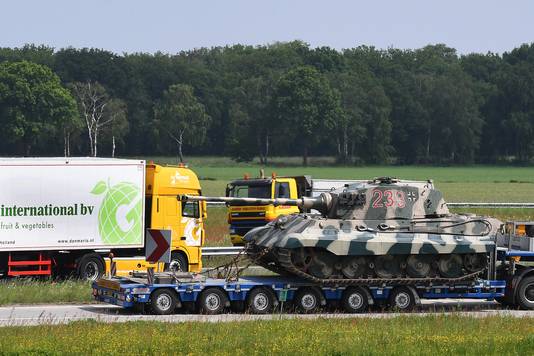 Grootste Duitse tank Hitler bezorgt Oorlogsmuseum Overloon recordaantal ...