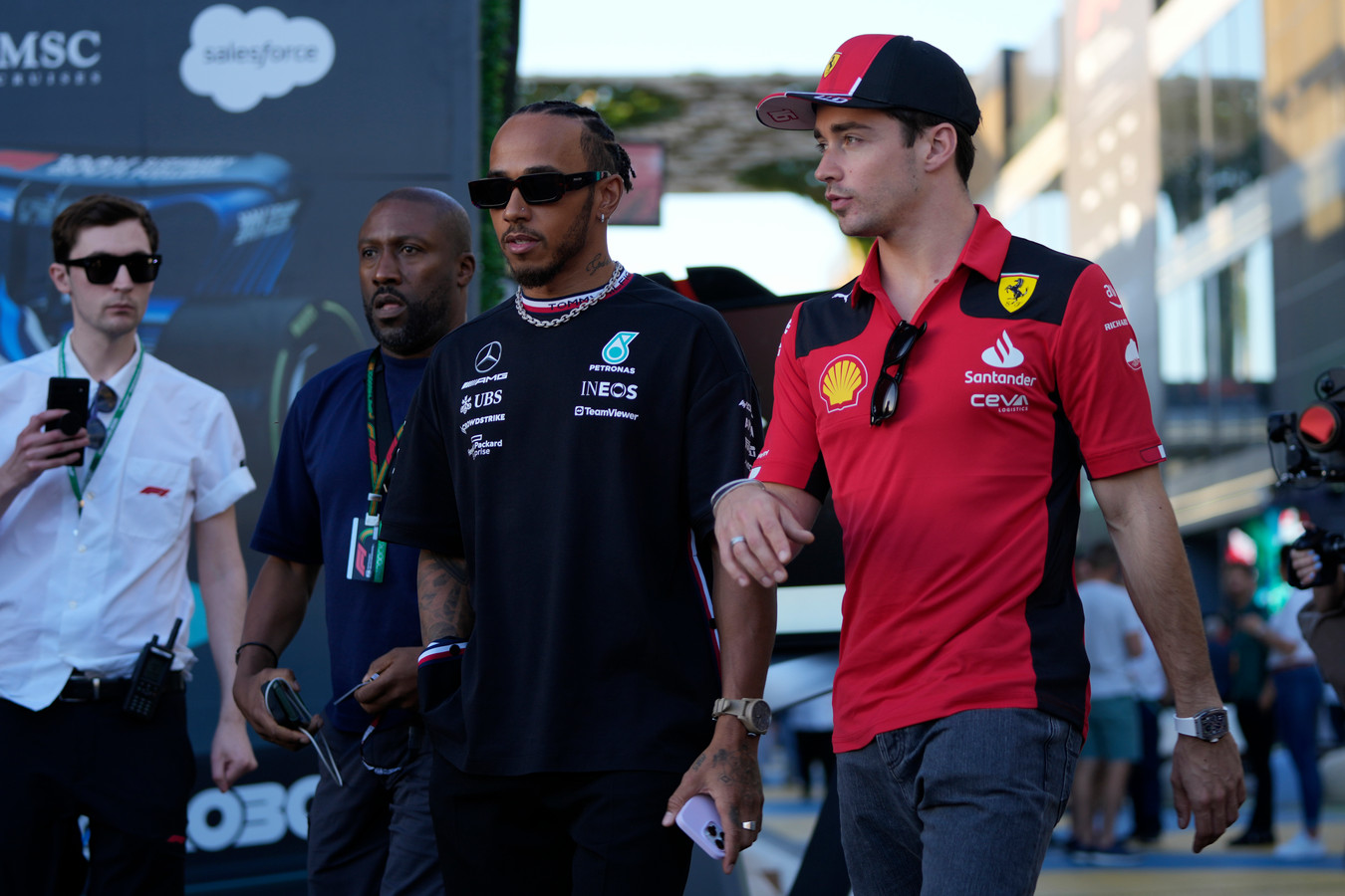 Ferrari dankzij Lewis Hamilton weer in middelpunt van belangstelling ...
