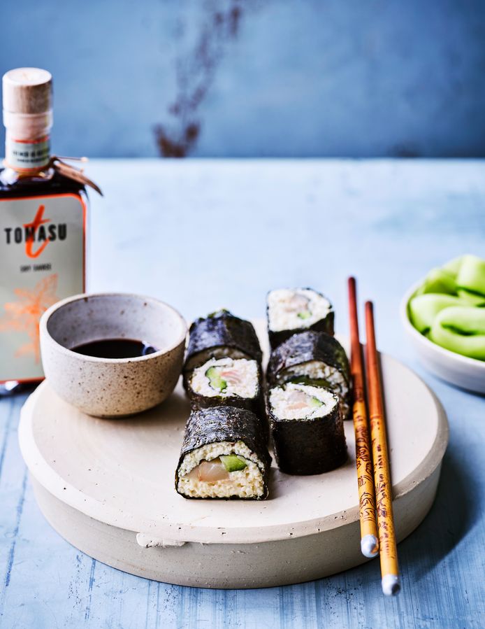 Proef eens sushi van hier, smørrebrød met haring en lokale guacamole ...