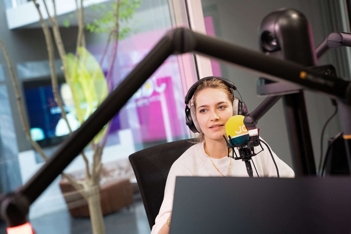 Tinne Oltmans over de tol van de bekendheid: “Een fan zag me ooit bijna ...