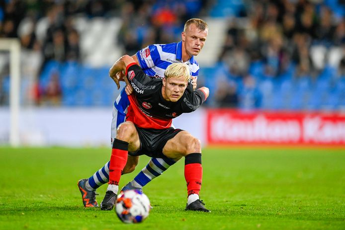 Helmond Sport-trainer Bob Peeters voert wisselingen door tegen VVV ...