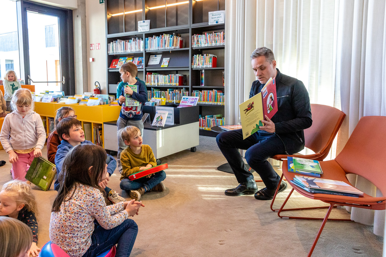 Bibliotheek van Waasmunster dubbel zo lang geopend met ‘zelfuitleen-bib ...