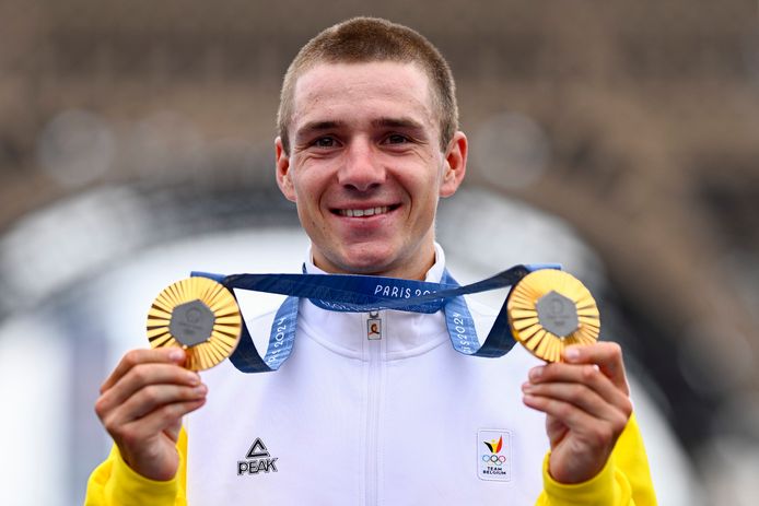 DUBBEL GOUD! Fenomenale Remco Evenepoel wint nu ook de olympische ...