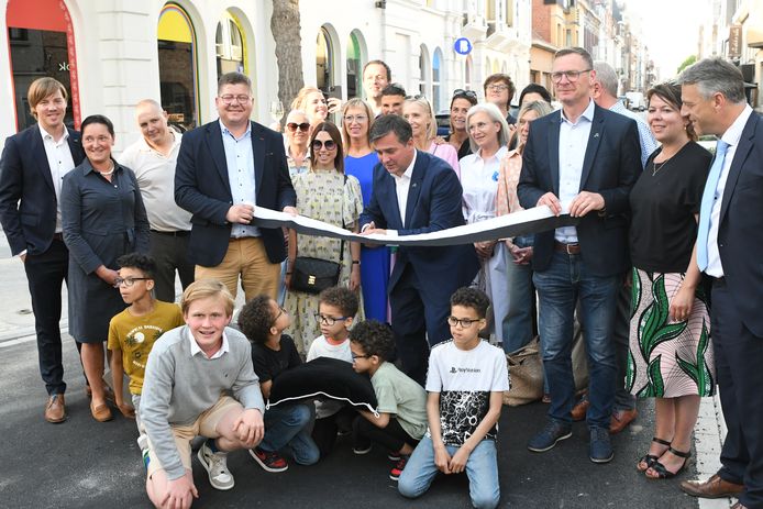 Vernieuwde Jan Mahieustraat officieel geopend: “Binnenkort voeren we ...