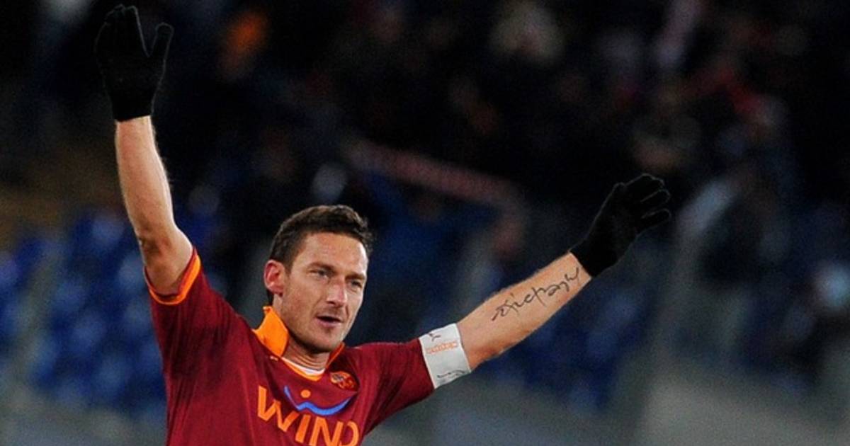 Totti helpt AS Roma aan zege en zit nu al aan 221 goals | Serie A | hln.be