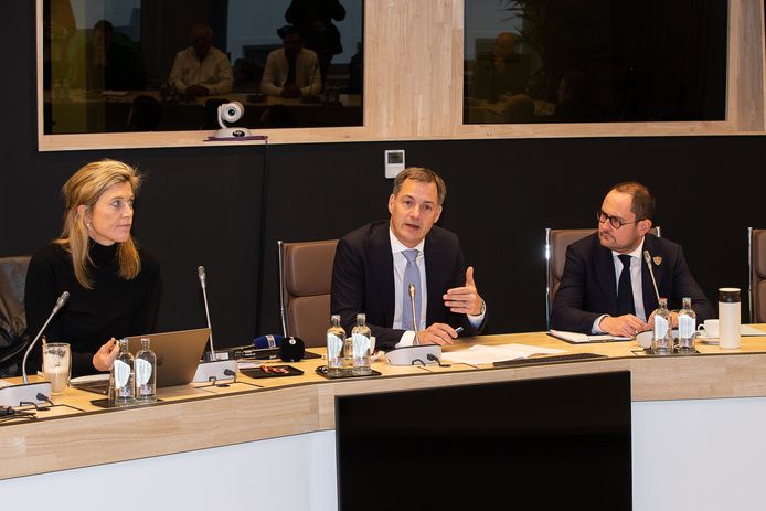 Hoogspanning in Kortrijk: politie voert vanavond actie tegen uitblijven loonopslag, in thuisstad ...