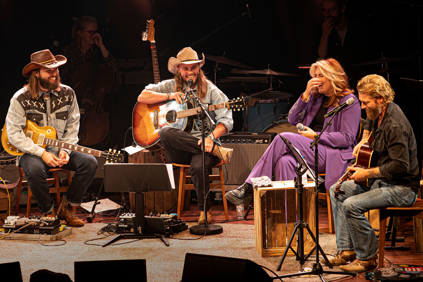 Muziek in de sfeer van pruttelende koffie, koud bier en een ouwe bank ...