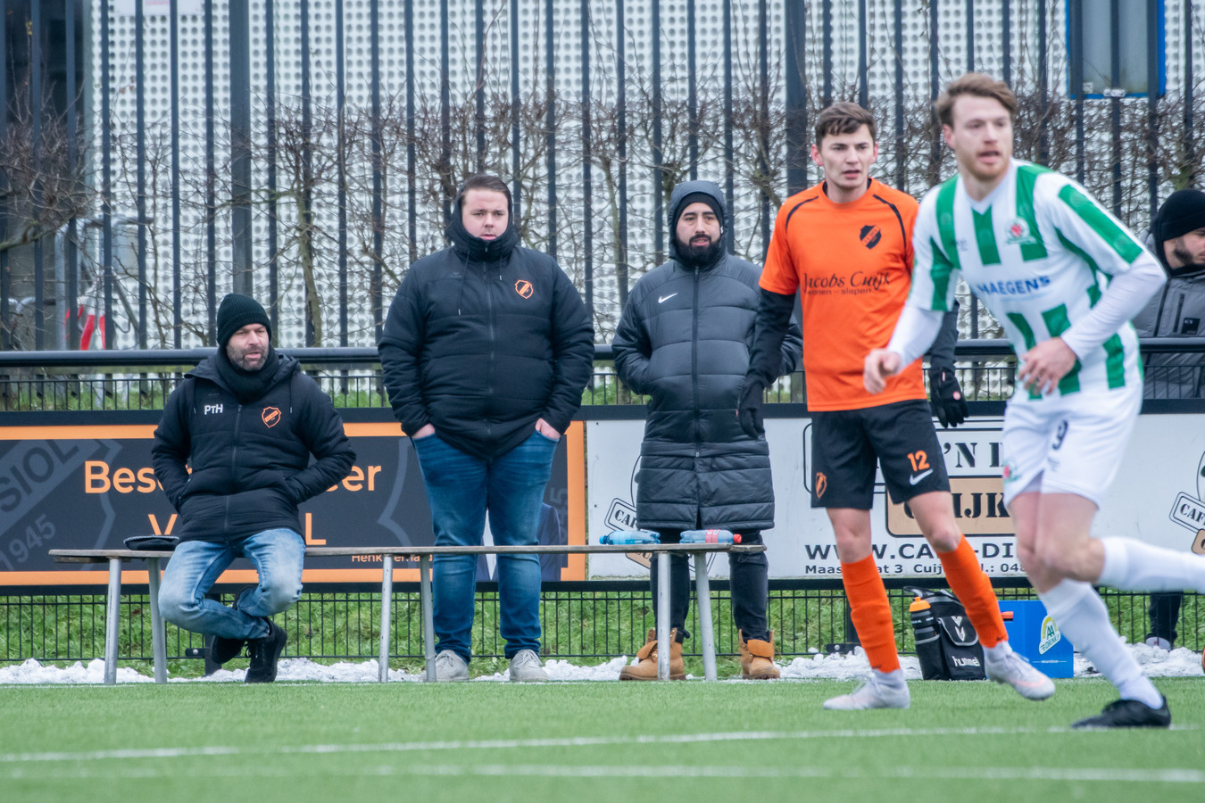 Voor deze coach is wedstrijd van zijn voetbalclub het medicijn na zware ...