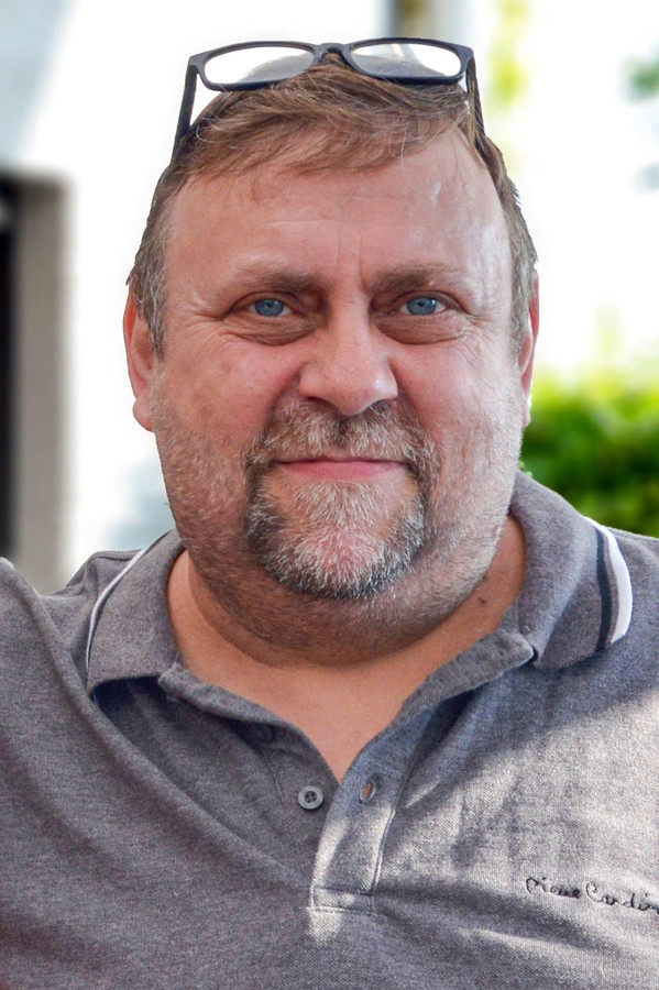 “Hij sloeg op mijn kont en prutste aan het bandje van mijn beha”: model ...