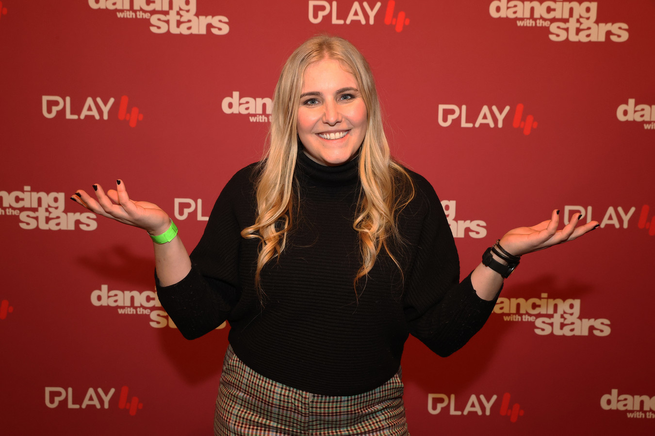 IN BEELD. Anke De Ridder showt haar nieuwe vriendin tijdens ‘Dancing ...