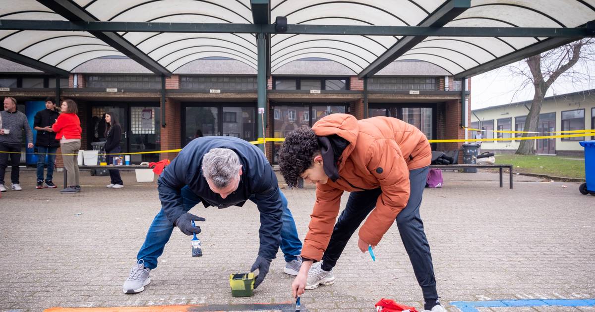 Leerlingen atheneum Willebroek kiezen kleur tegen pesten: “Ook in ...