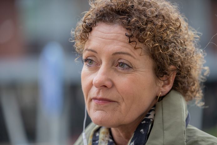 Adviseur van minister van Mobiliteit Lydia Peeters biedt ook ...