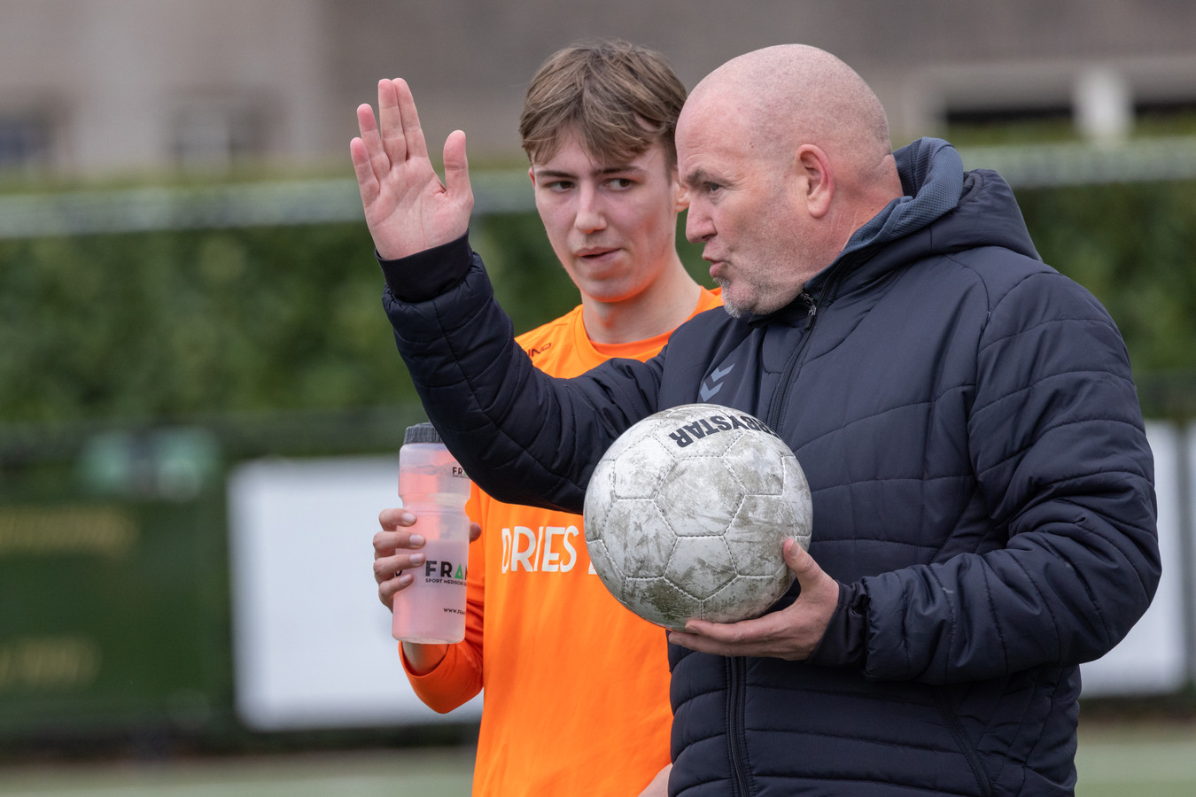 Degradatie is onafwendbaar, maar daarna kan Elistha gaan bouwen | Foto ...