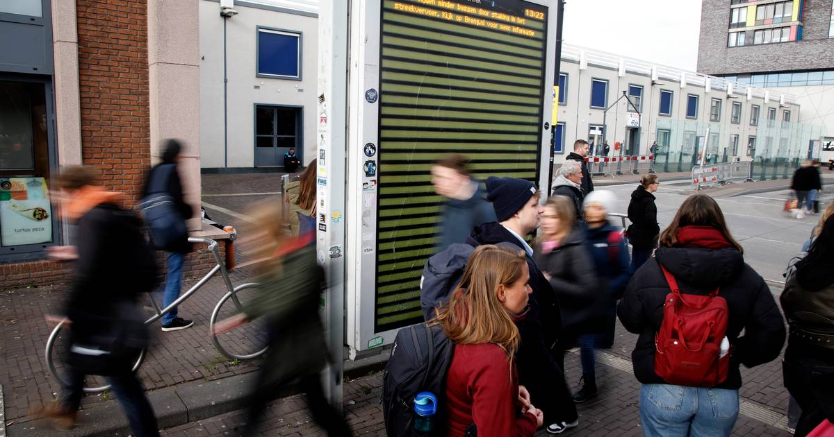 Vijfdaagse ov-staking in Nijmegen: dit zijn de lessen van dag één ...