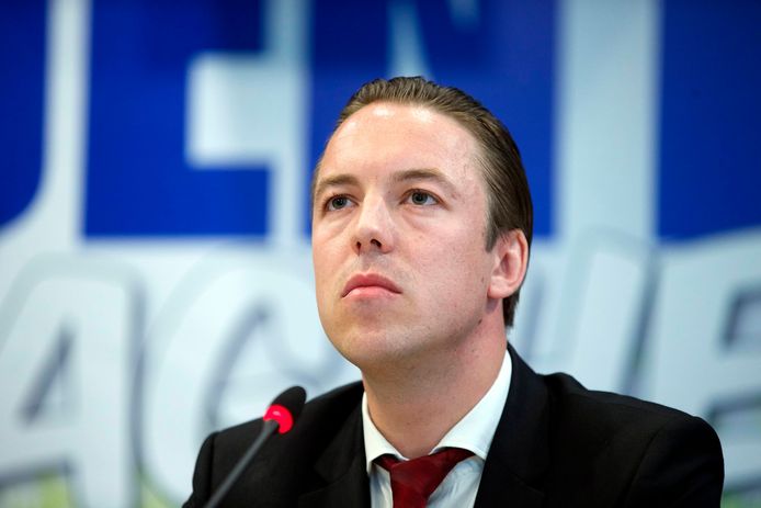 Vlaams Belang Edegem ontvangt Sam Van Rooy op lentedrink | Edegem | hln.be