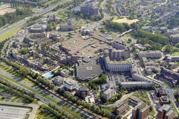 Winkeliers 'weggepest' uit winkelcentrum Kronenburg Arnhem | Foto ...