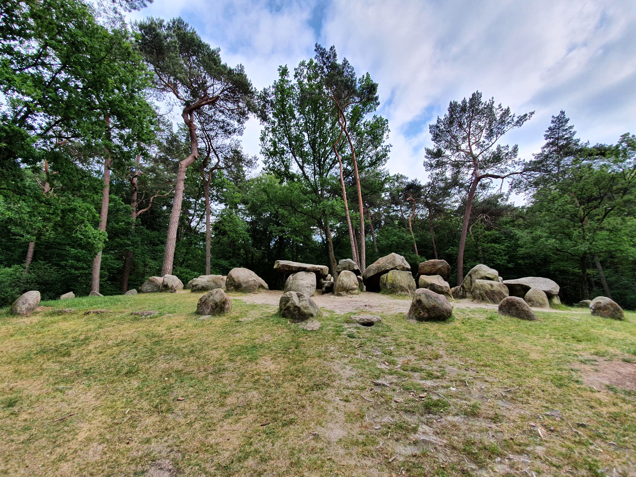 Een ode aan de hunebedden: waarom ze zoveel meer zijn dan saaie stapels ...