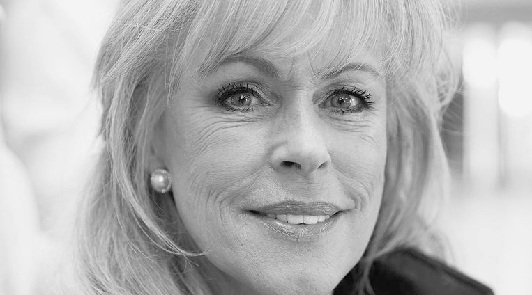 Zangeres Marga Bult besloot haar uniform weer uit de kast te trekken ...