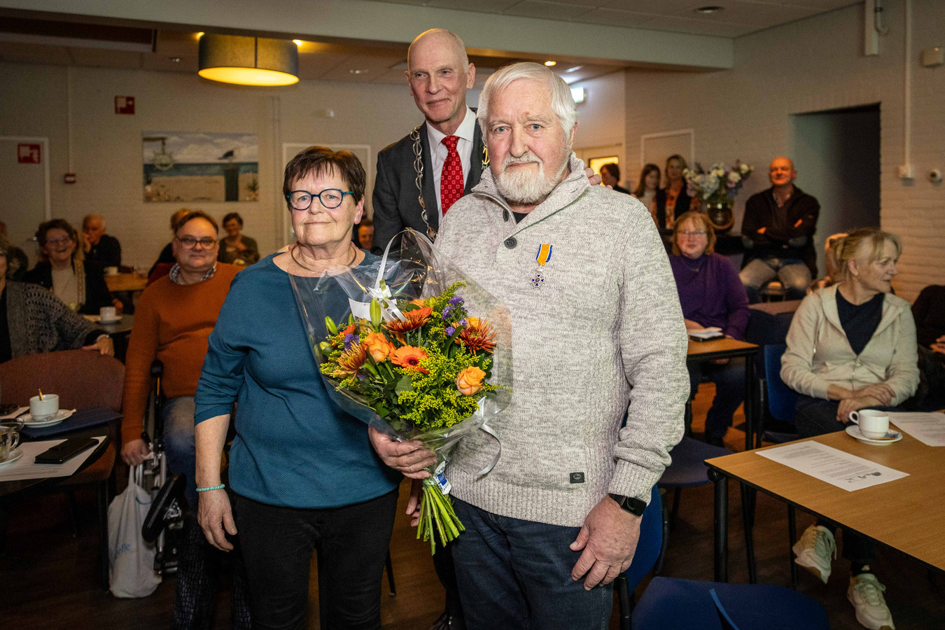 Koninklijke eer voor zeer actieve inwoner van Kattendijke | Foto | pzc.nl