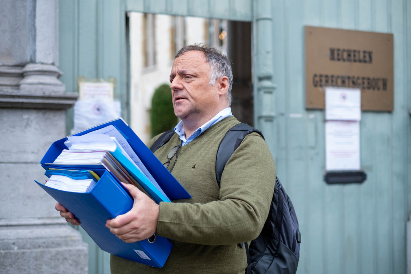 Proces tegen Marc Van Ranst na dagvaarding door Nederlands ...