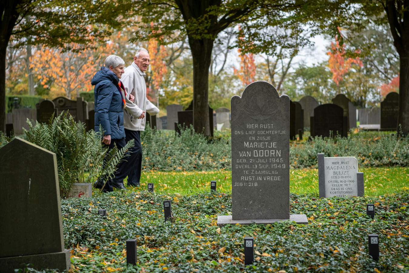 Blijmoedige grafteksten verrassen David Scheele bij zijn onderzoek naar ...