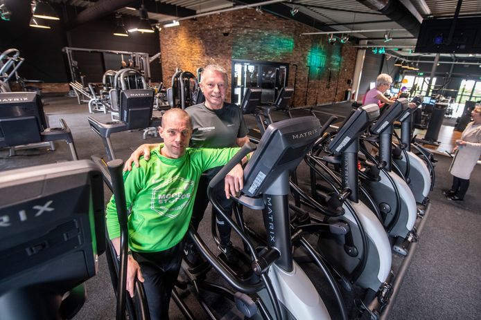 Emiel neemt sportschool vader over, en investeert meteen voor tonnen ...