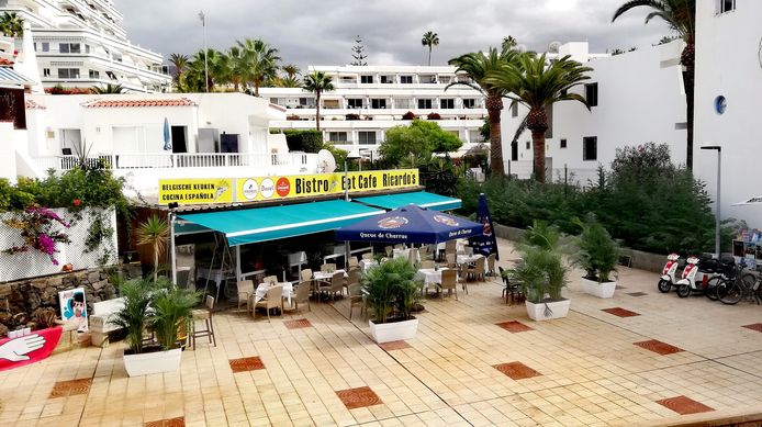 Sint-Niklase cafébaas opent eigen horecapleintje op Tenerife: “Eten ...