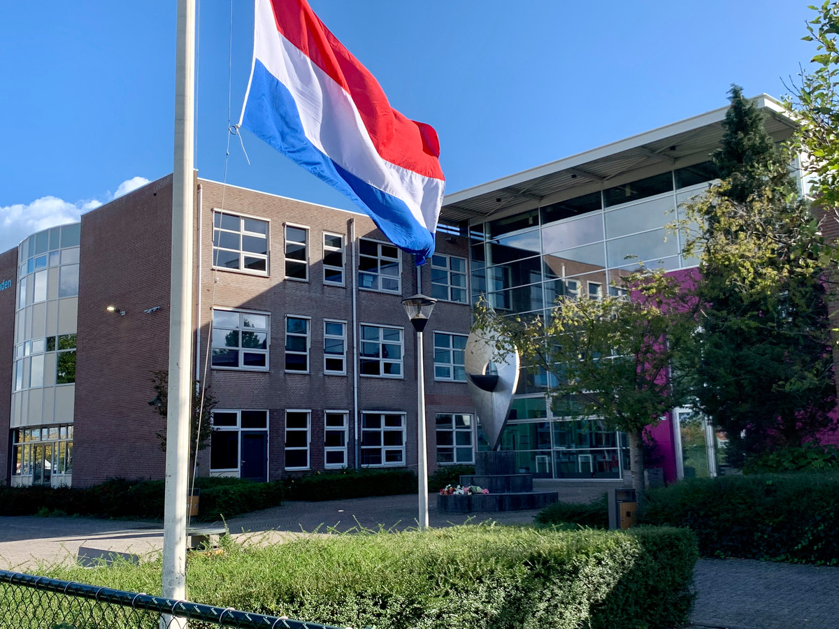 Honderden Leerdammers begeleiden Ege (15) naar zijn laatste rustplaats ...