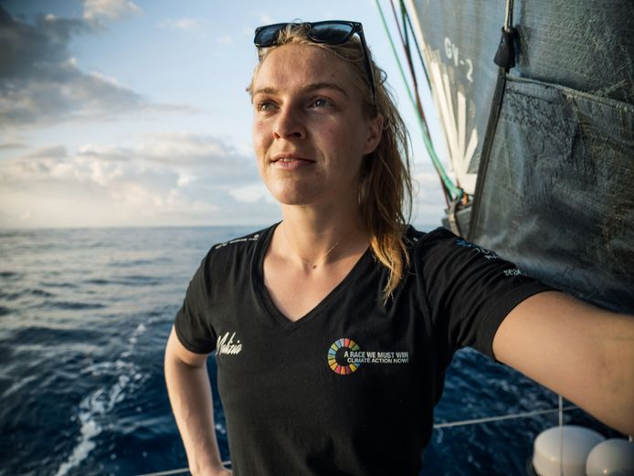Oorsuizen, slapeloosheid en kotsen: de loodzware Ocean Race van Rosalin ...