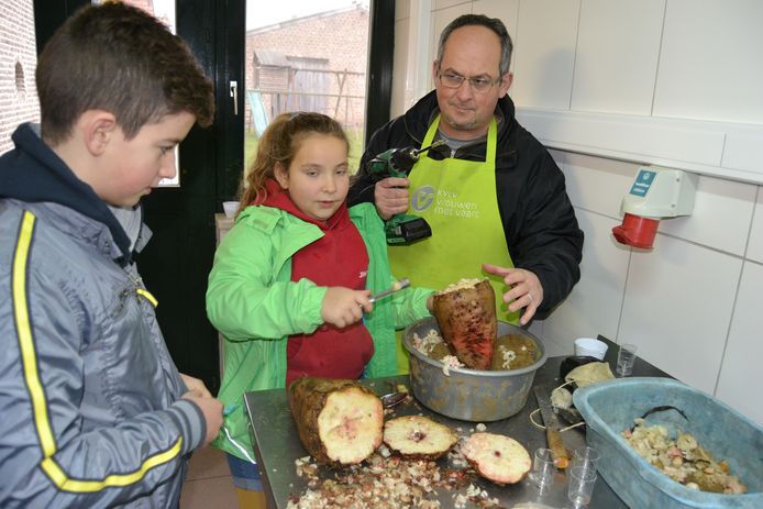 Bieten uithollen voor Stak-het-Oep | Zoutleeuw | hln.be