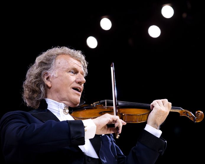 De Limburger brengt boek uit over het leven van André Rieu: ‘Onmisbaar ...