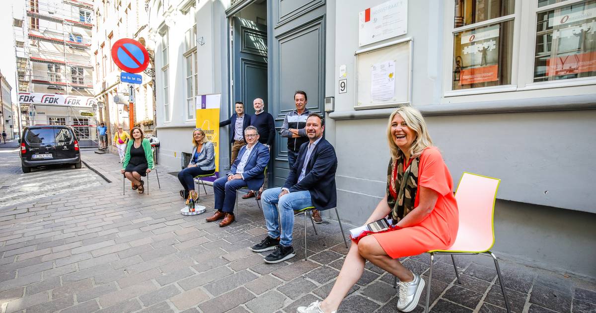 Bruggelingen, zet vrijdag jullie stoelen buiten | Brugge | hln.be