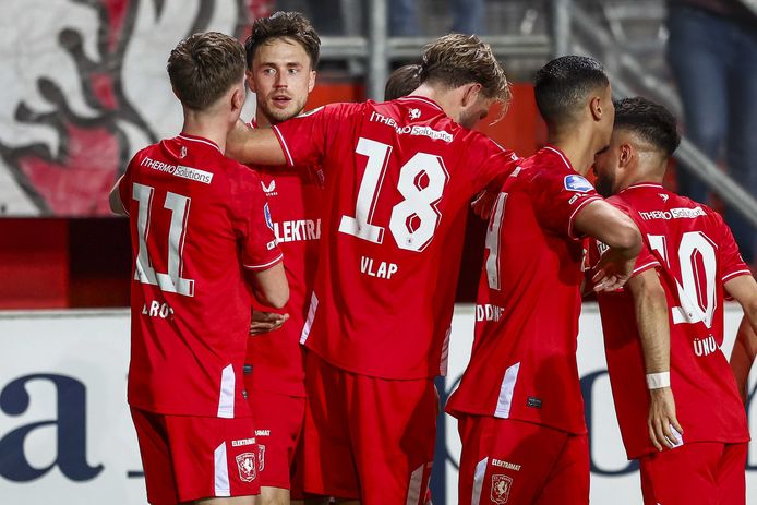 LIVE eredivisie | FC Twente wint eenvoudig van Fortuna en vergroot gat ...